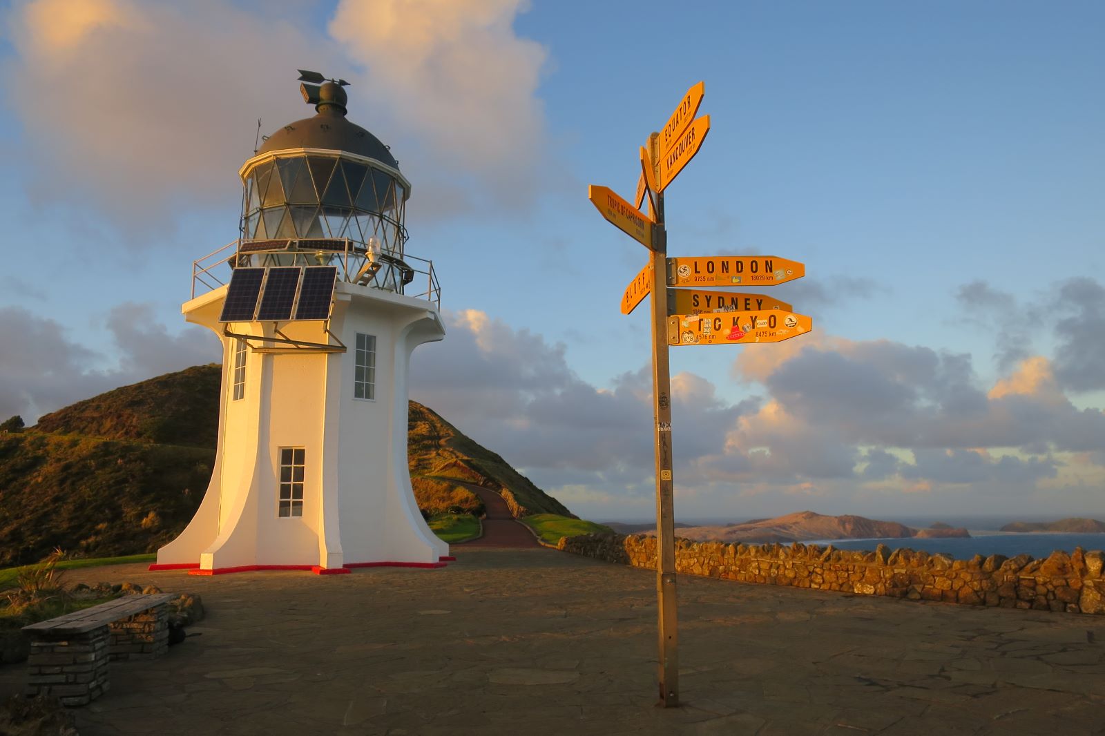 A Guide To The Gorgeous Cape Reinga (Te Rerenga Wairua) in New Zealand ...